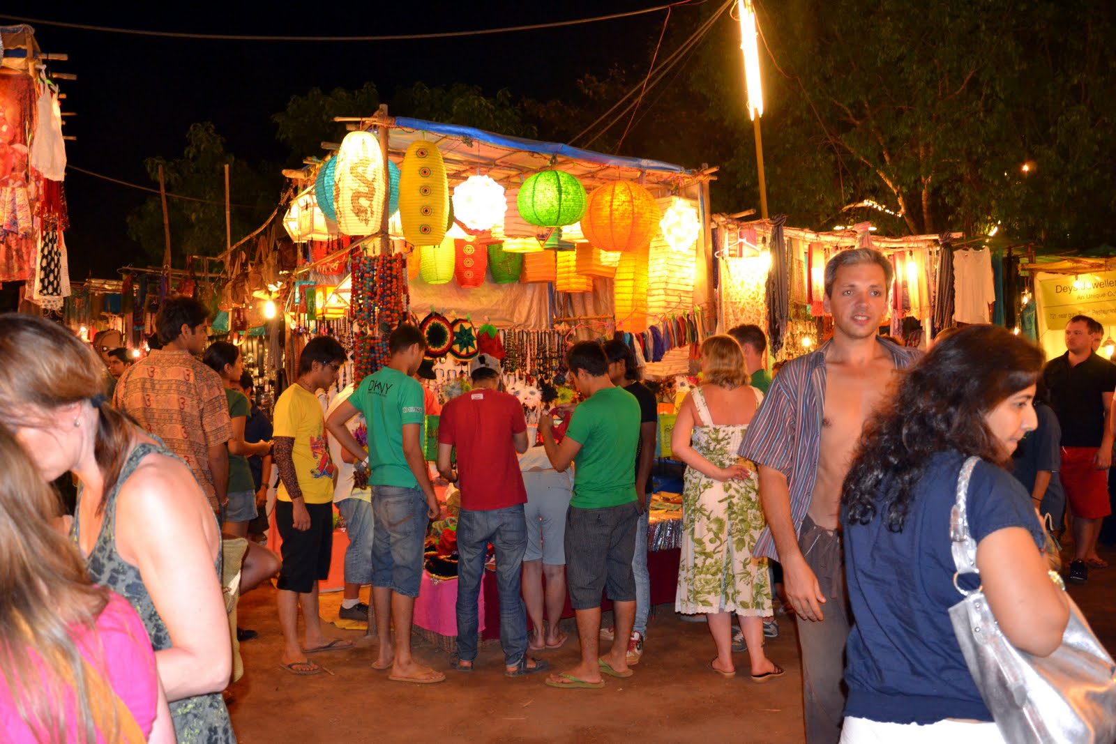 Saturday Night Market in Arpora [Video]