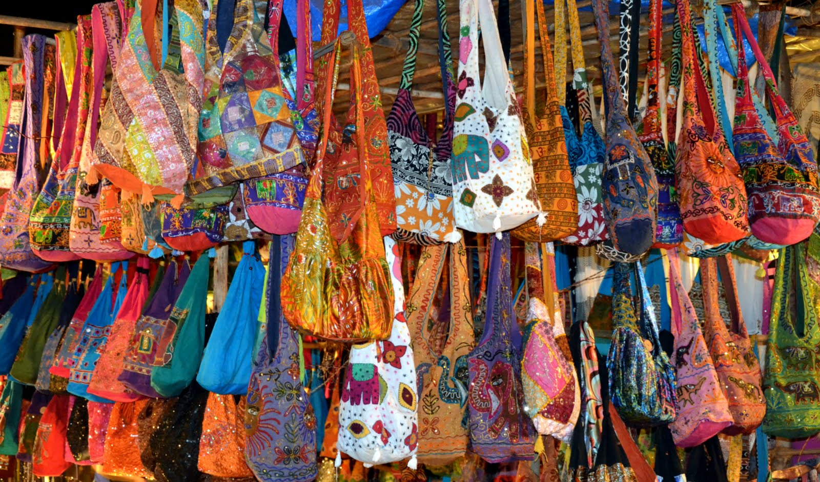 Saturday Night Market in Arpora [Video]