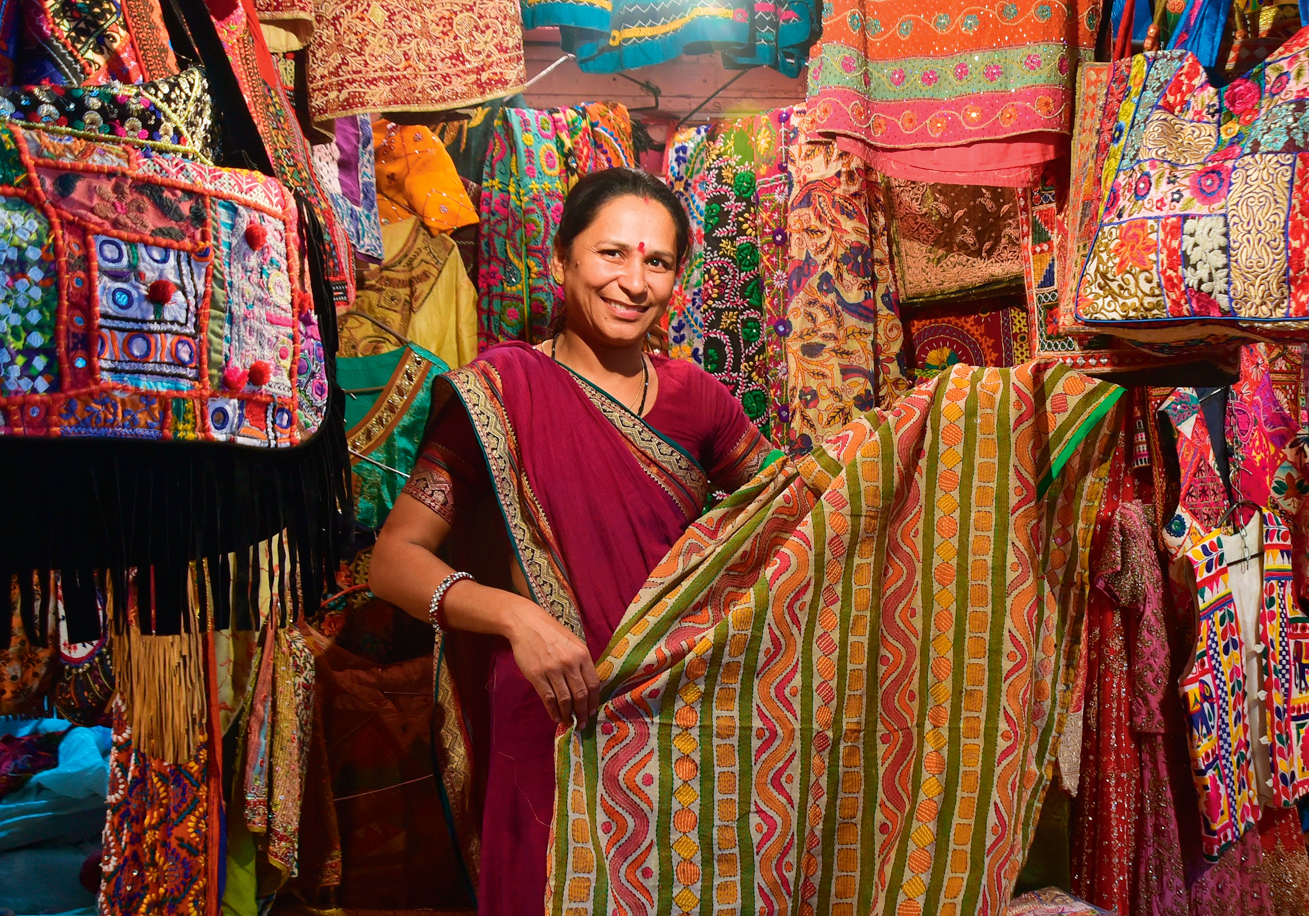 Saturday Night Market in Arpora [Video]